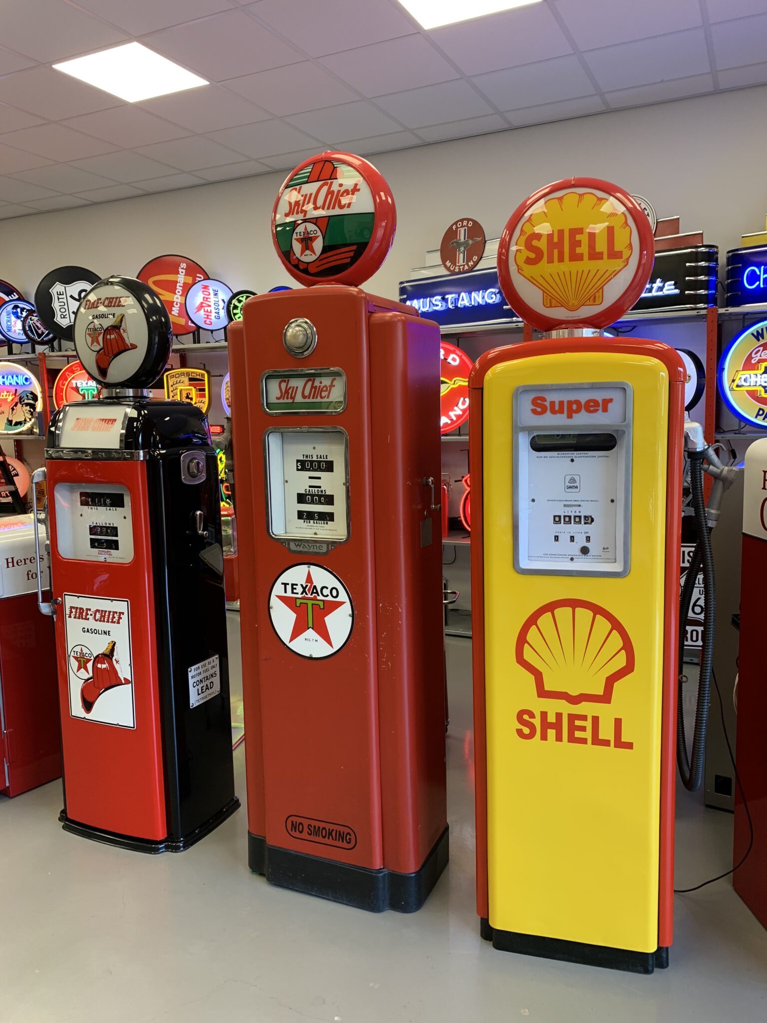 Benzinepompen | The Oldies Saloon